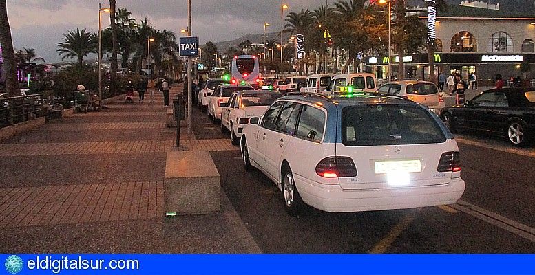 Policías locales de Adeje y Arona han detectado a 3 taxistas con ...